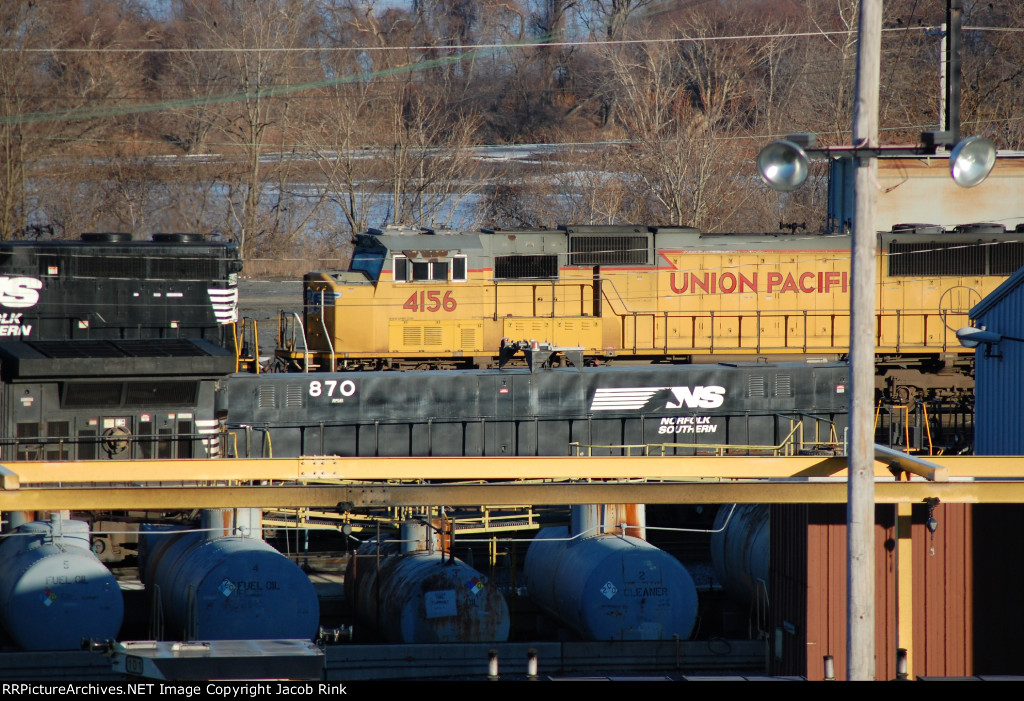 UP SD70M 4156 & NS Yard Slug 870